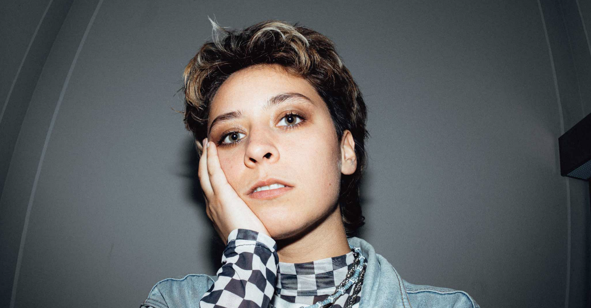 Paula Carolina: Eine Künstlerin, die mit ihrem Album "EXTRA" aus der ...