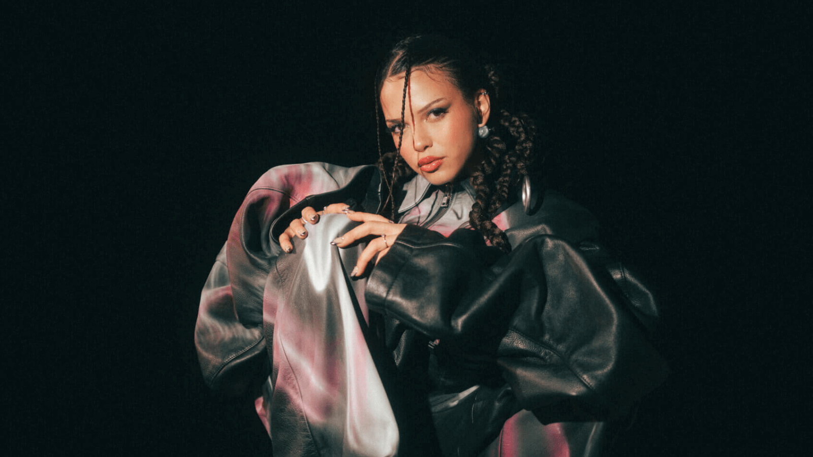 Nina Chuba: „Ich lieb mich, ich lieb mich nicht“ erscheint im September ...