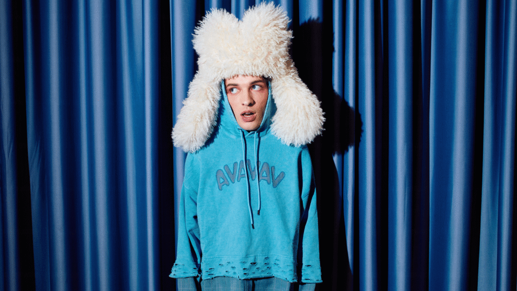 Nemo kündigt beim ESC in Basel mit der Single „Unexplainable“ sein ...